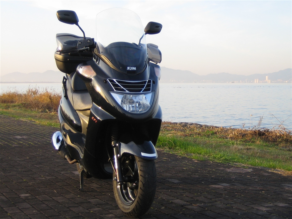 価格.com - 『正面から』SYM RV125 おかきまきさん のクチコミ掲示板投稿画像・写真「Forza用のナックルバイザー」[176208]