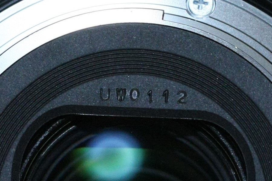 この製造番号は何番に見えます?』 CANON EF24-105mm F4L IS USM この製造番号は何番に見えます?』 CANON EF24-105mm F4L IS USM