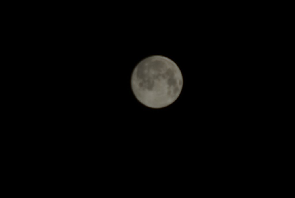 月が撮れないです・・・』 シグマ APO 170-500mm F5-6.3 DG 月が撮れないです・・・』 シグマ APO 170-500mm F5-6.3 DG